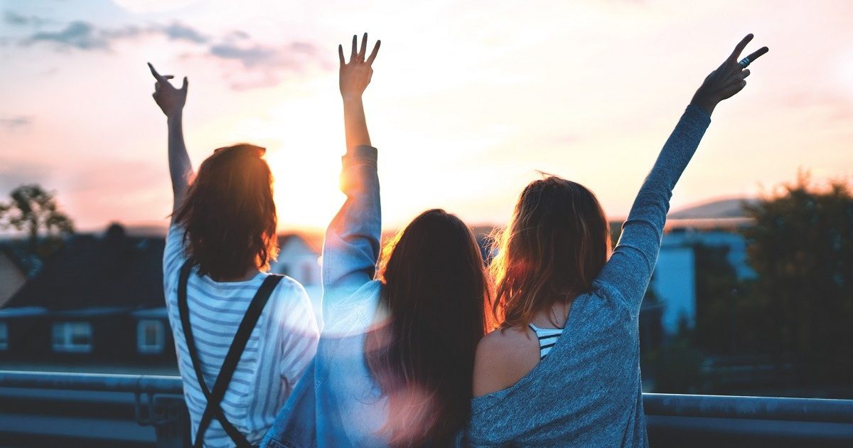 4 Tips on Establishing Stronger Bonds with Female Friends 4 Tips on Establishing Stronger Bonds with Female Friends