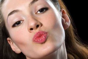 Smack your lips - 10 Simple Steps to Rosy Pink Lips
